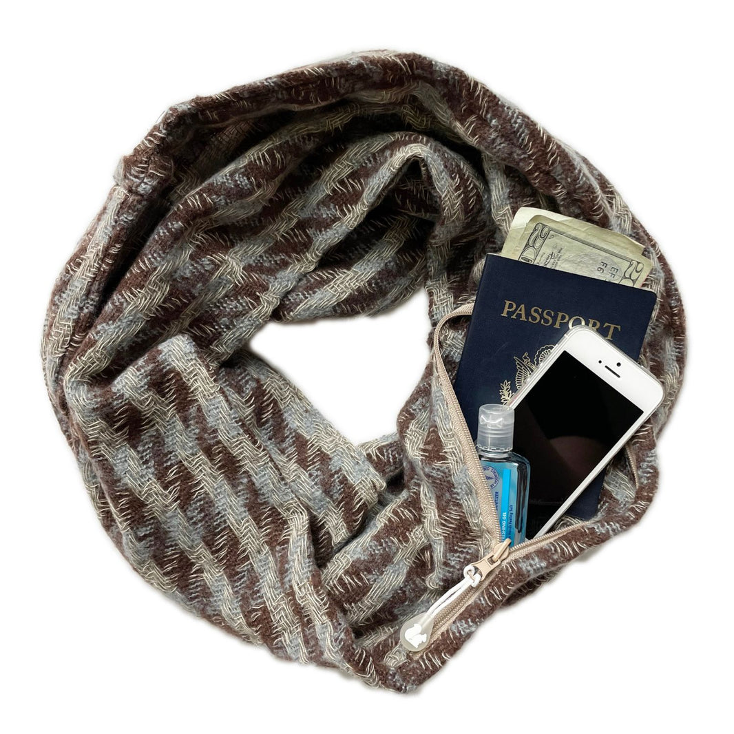 Convertible Infinity Scarf with Pocket™ – SHOLDIT®